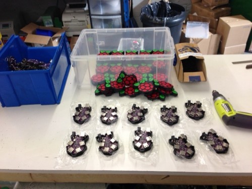 PiHub - a robust powered hub, made especially for your Raspberry Pi ...