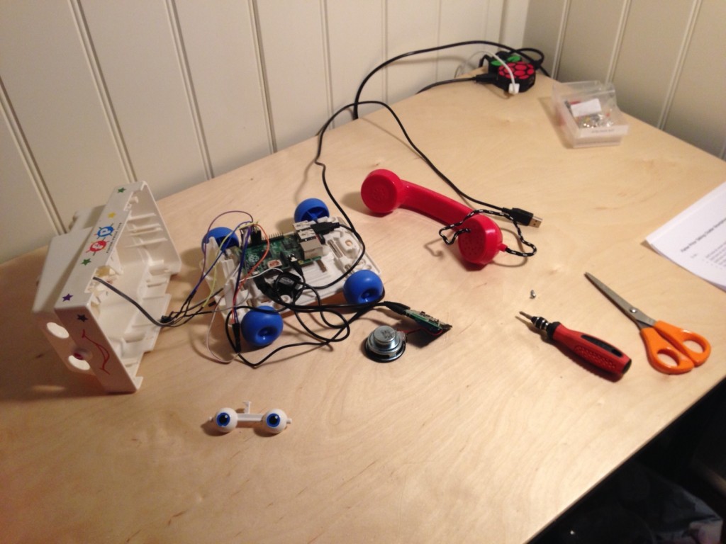 Talking Fisher Price smartphone - Raspberry Pi