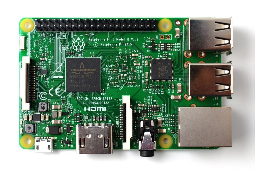 Raspberry Pi Weekly Issue #142 - Connected