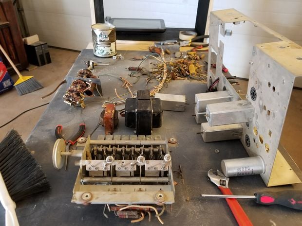 Steampunk radio jukebox - Raspberry Pi