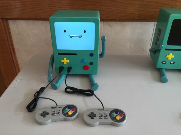 I am Beemo, a little living boy: Adventure Time prop build - Raspberry Pi