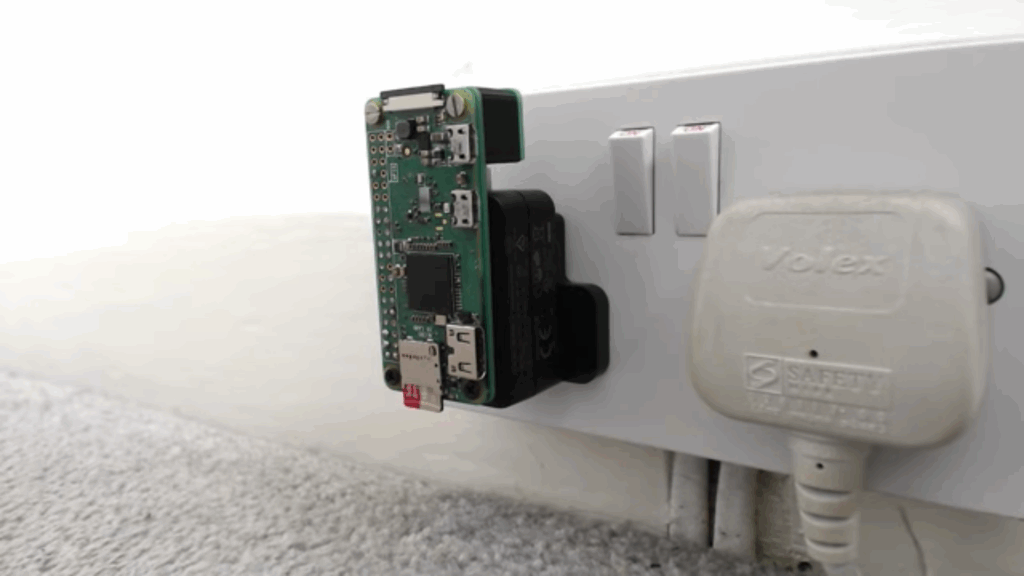 N-O-D-E's always-on networked Pi Plug - Raspberry Pi