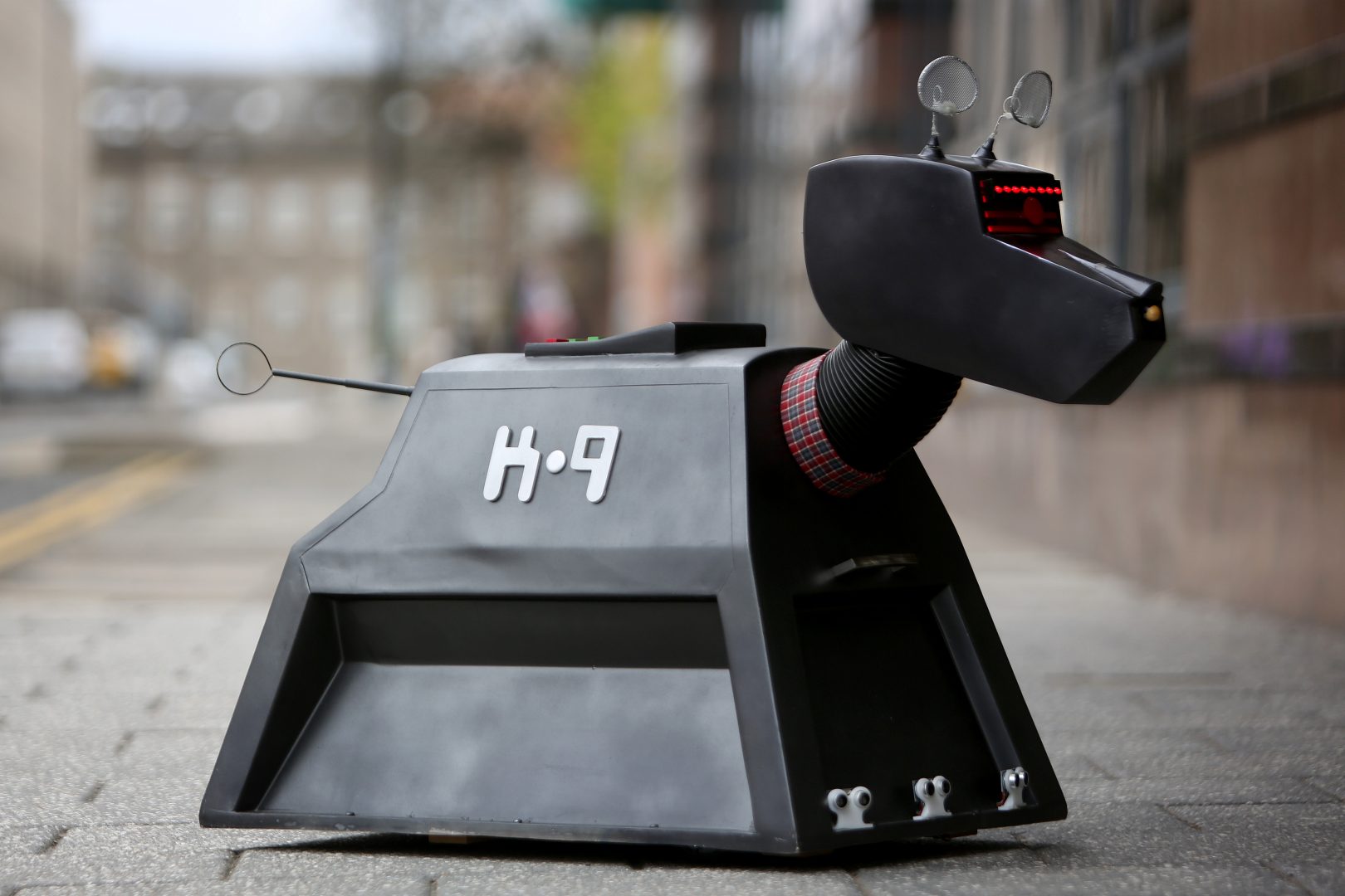 A working original Doctor Who K-9 prop - Raspberry Pi