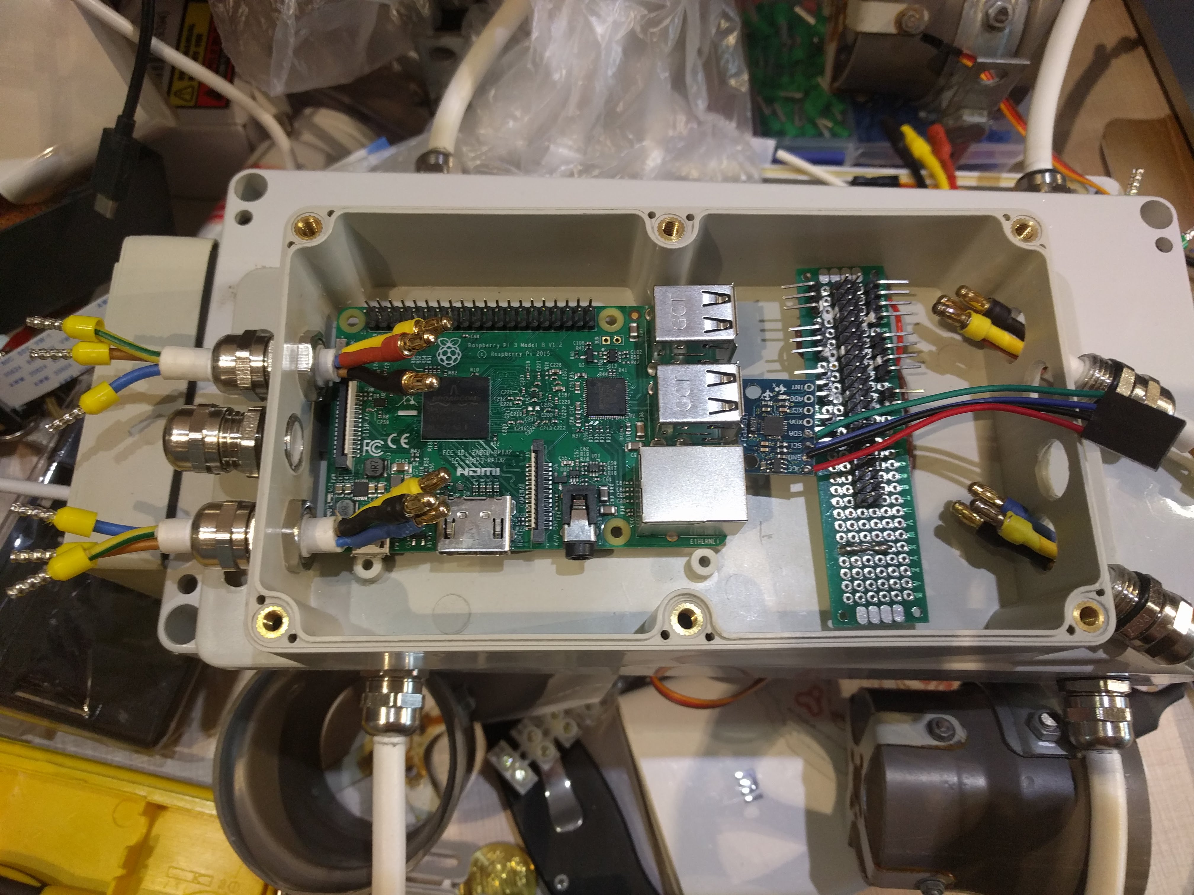 Raspberry Pi underwater camera drone | The MagPi 80 - Raspberry Pi