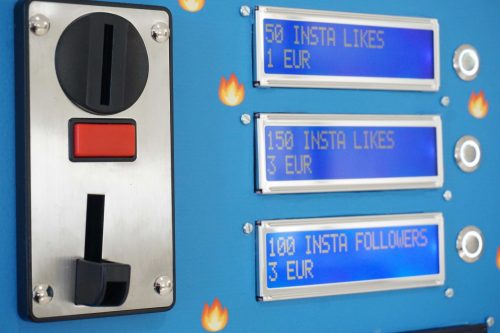 Quick Fix — a vending machine for likes and followers - Raspberry Pi