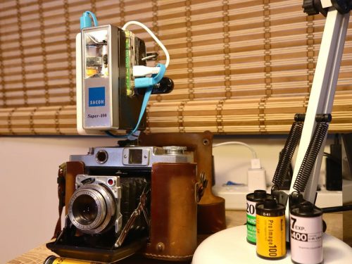 Retrofit a vintage camera flash with a Raspberry Pi Camera Module ...