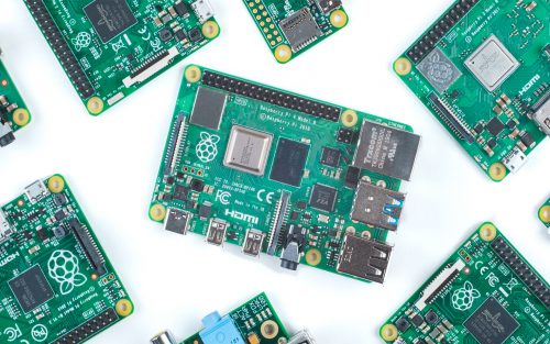 Another snazzy Raspberry Pi wallpaper for your phone and computer ...