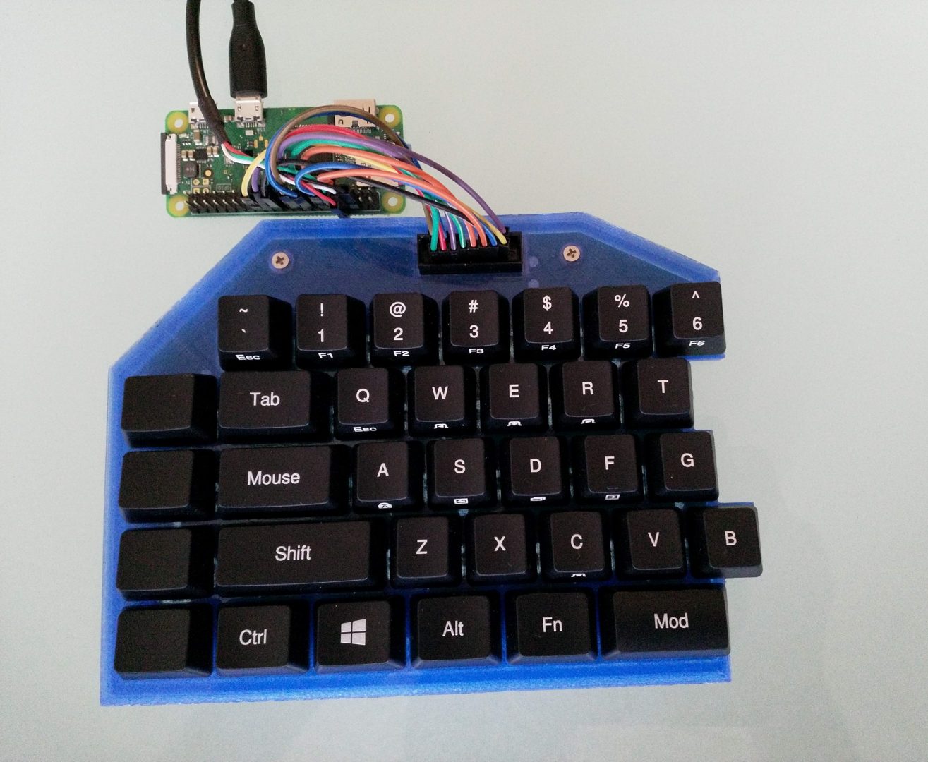 Building a split mechanical keyboard with a Raspberry Pi Zero ...