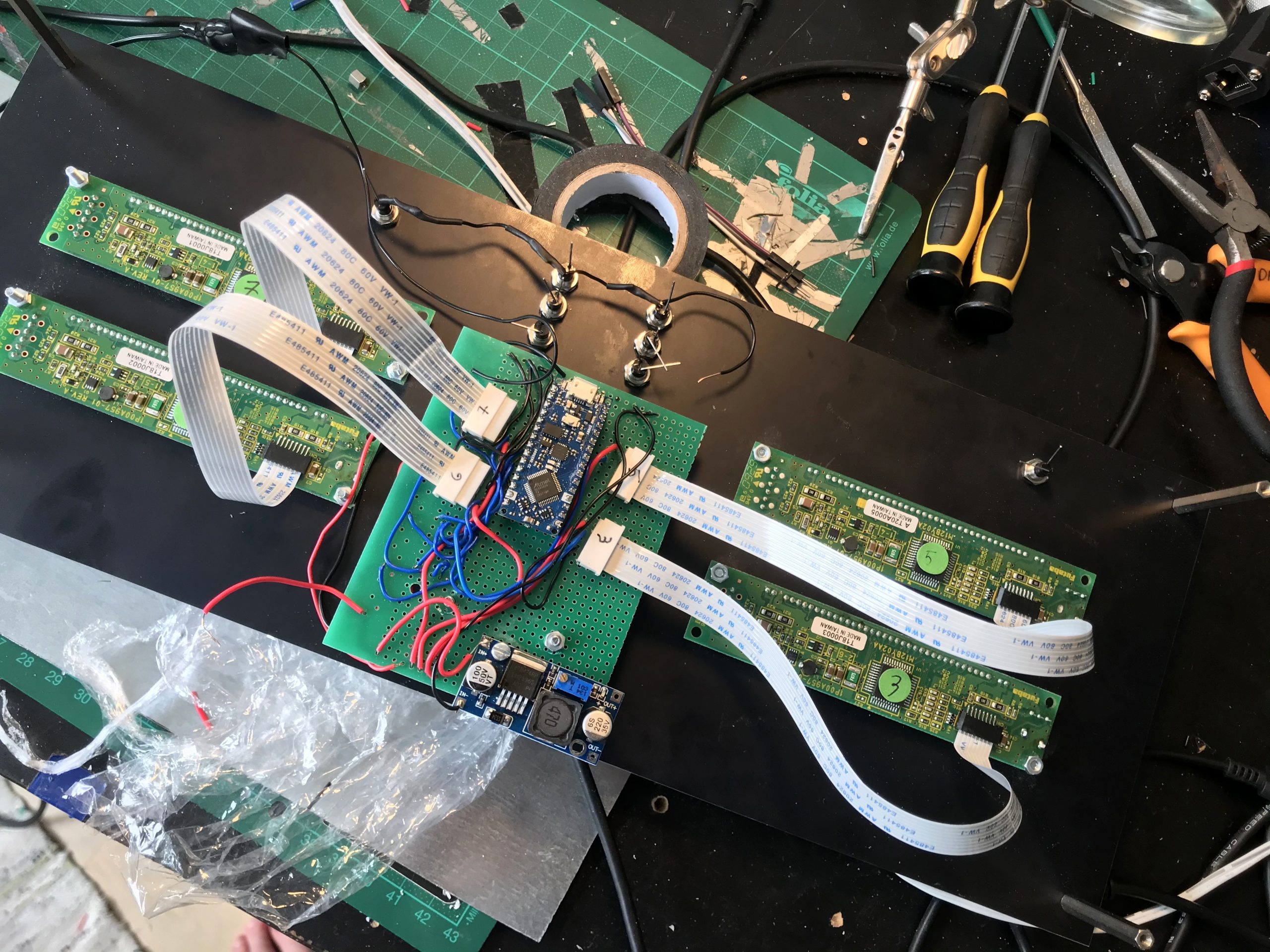 Global sunrise/sunset Raspberry Pi art installation - Raspberry Pi