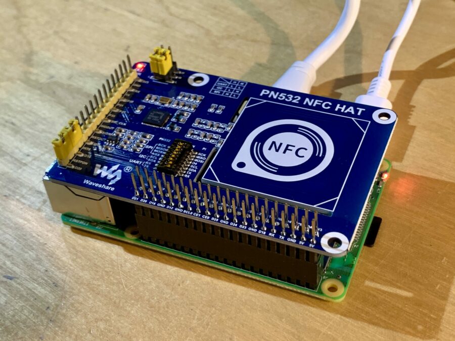 Read RFID and NFC tokens with Raspberry Pi | HackSpace 37 - Raspberry Pi