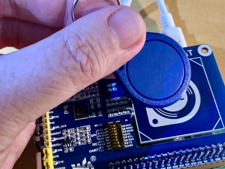 Read RFID and NFC tokens with Raspberry Pi | HackSpace 37 - Raspberry Pi