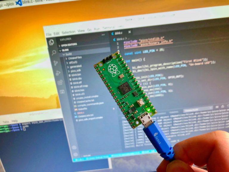 How to blink an LED with Raspberry Pi Pico in C - Raspberry Pi