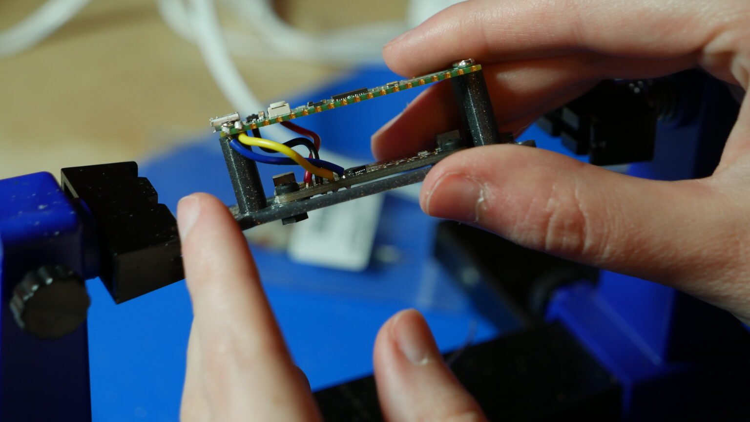 Make a Raspberry Pi Pico-based Midi Fighter | HackSpace 43 - Raspberry Pi