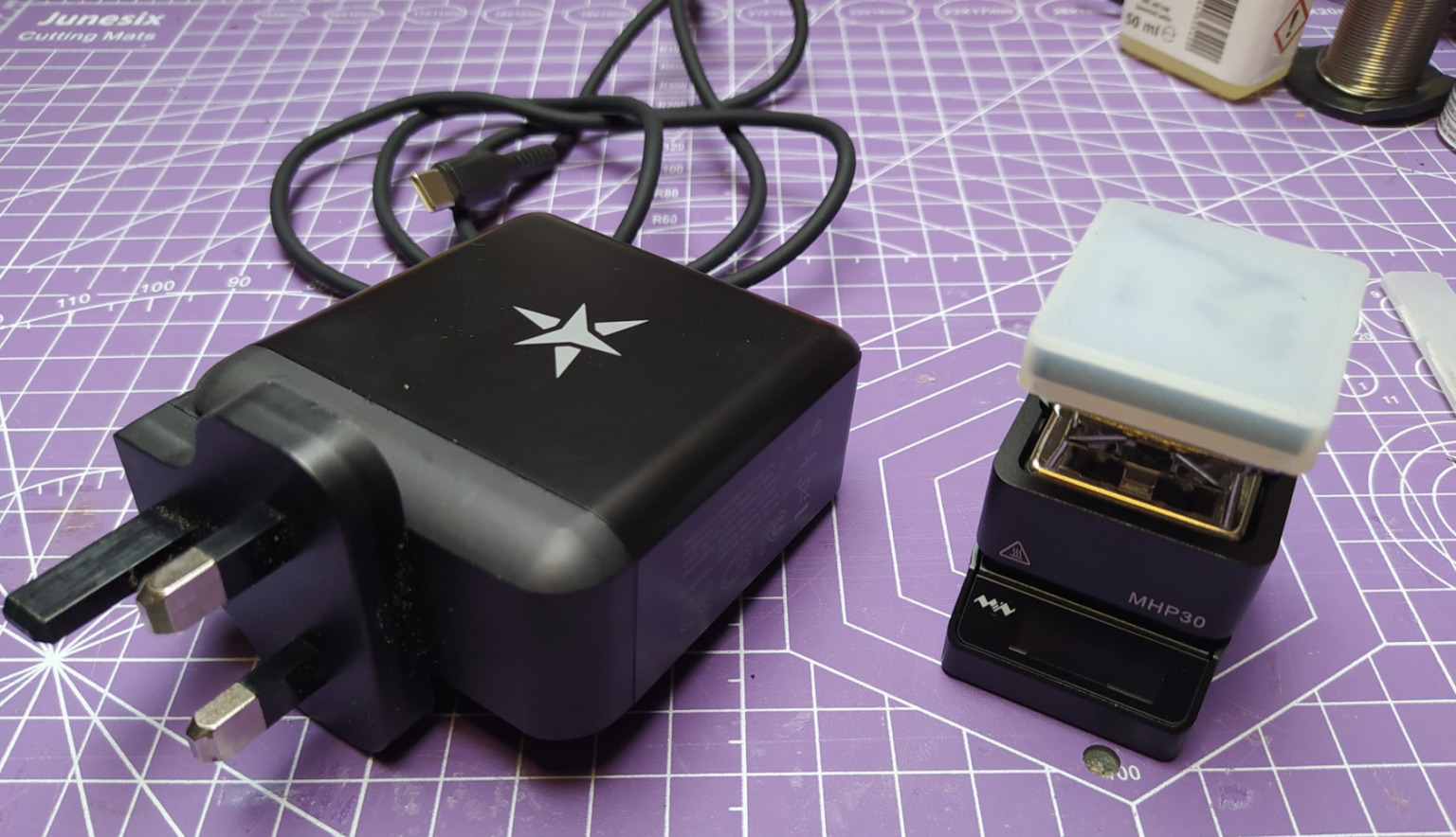 Review: Miniware MHP30 mini hot plate preheater — Raspberry Pi Official ...