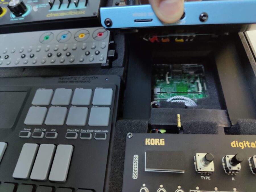 Portable studio makes and plays music on Raspberry Pi 3 - Raspberry Pi