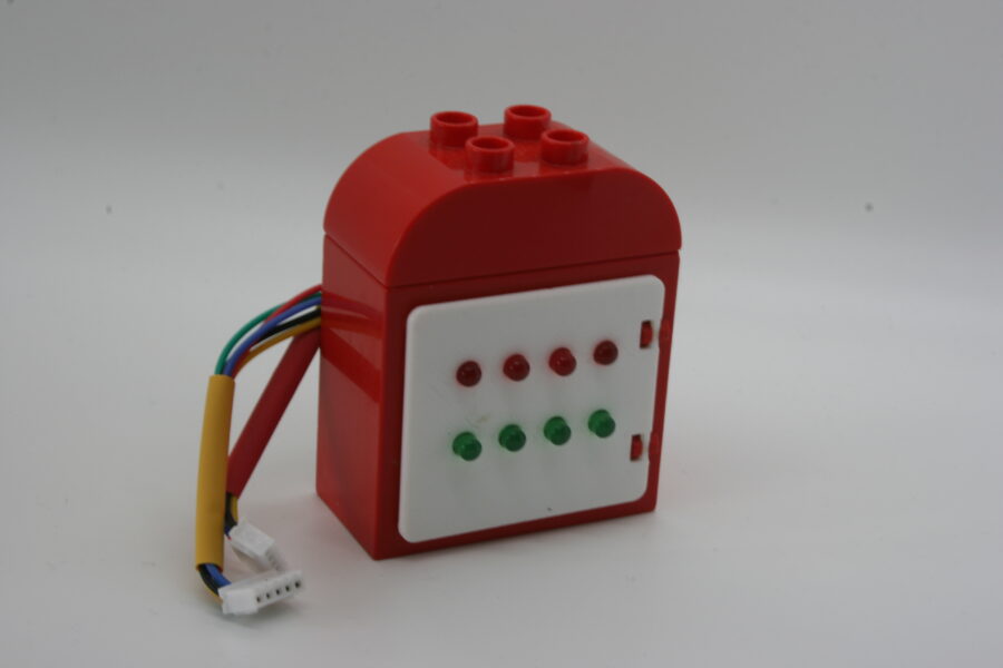 Raspberry Pi Pico Hot Wheels drag race track | HackSpace #51 - Raspberry Pi