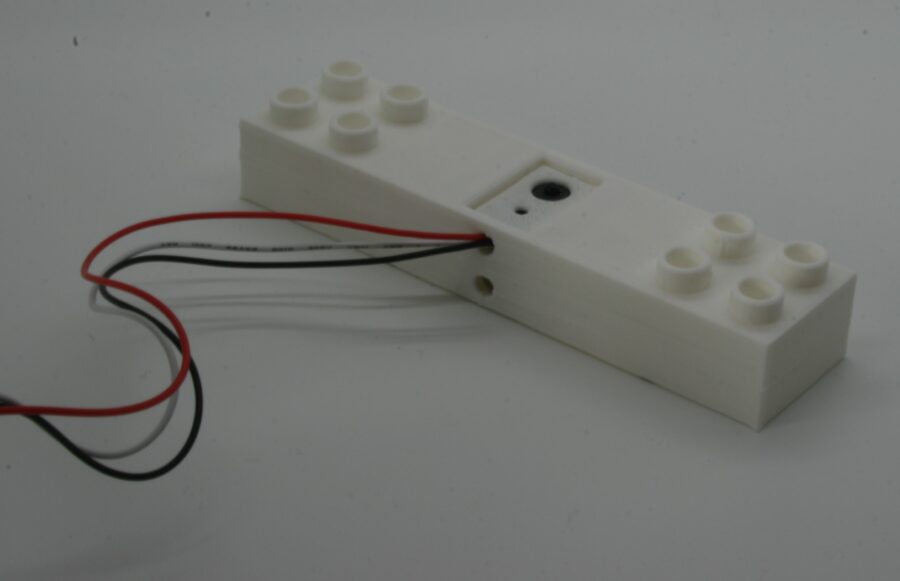 Raspberry Pi Pico Hot Wheels drag race track | HackSpace #51 - Raspberry Pi