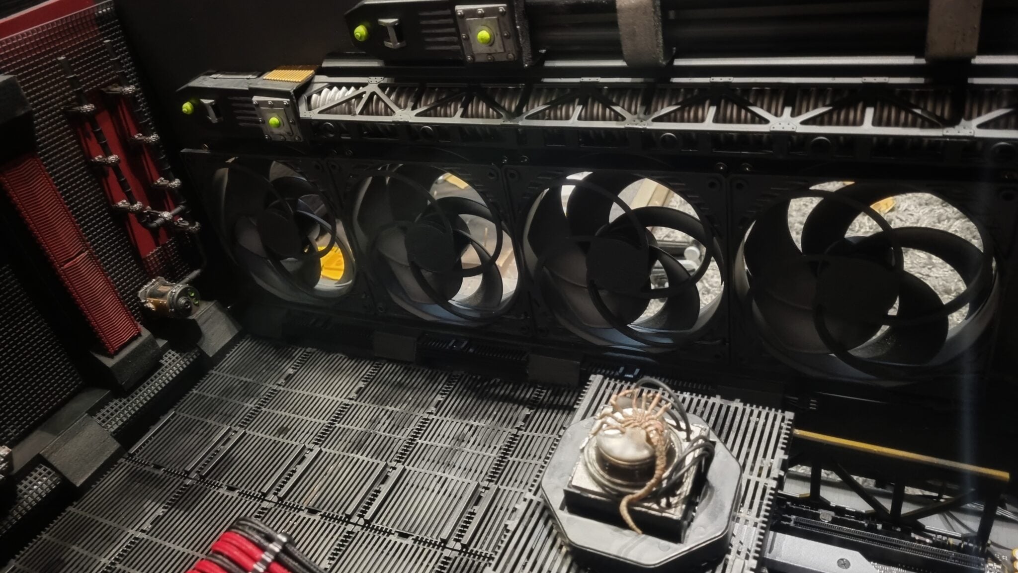 Custom Alien-inspired PC | Custom PC #225 - Raspberry Pi