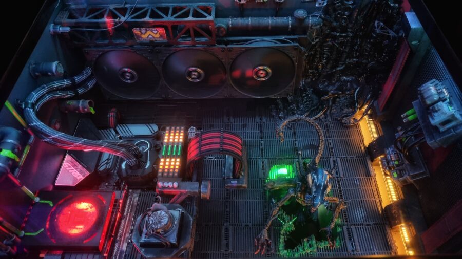 Custom Alien-inspired PC | Custom PC #225 - Raspberry Pi