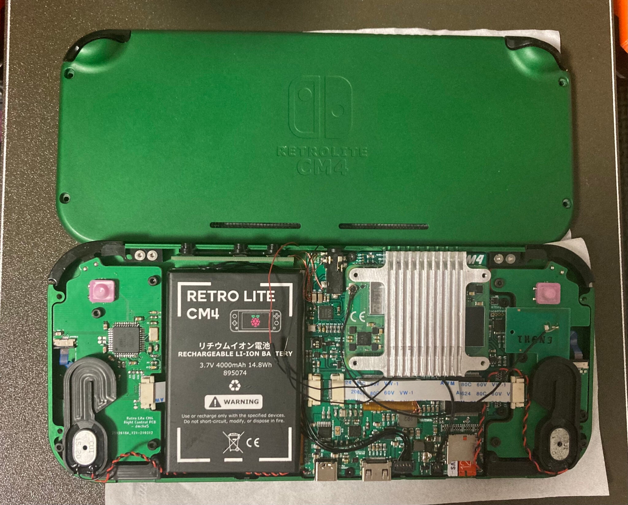 Retro Lite CM4: a Compute Module 4 gaming console - Raspberry Pi