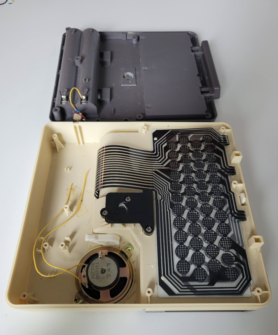 Ceres-1 Portable: a retro-inspired laptop | HackSpace #59 - Raspberry Pi