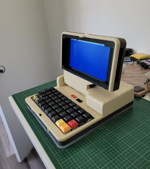 Ceres-1 Portable: a retro-inspired laptop | HackSpace #59 - Raspberry Pi