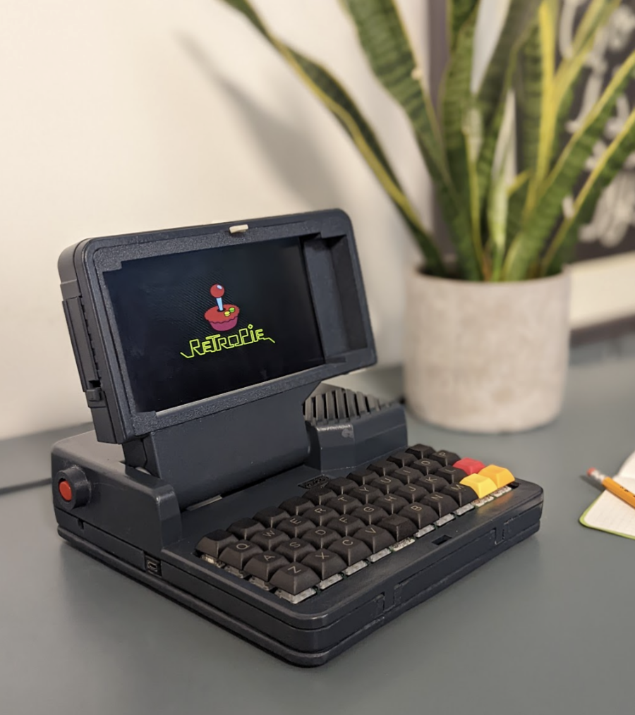 Ceres-1 Portable: a retro-inspired laptop | HackSpace #59 - Raspberry Pi