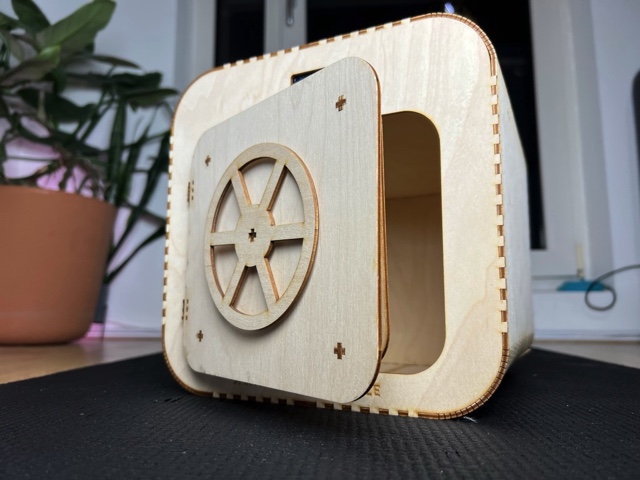 Candy vault unlocks only when you've earned it - Raspberry Pi