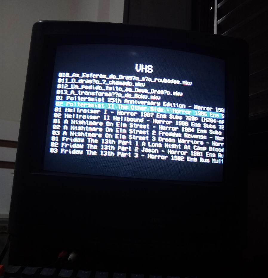 CRT TV + VCR Trinitron Retro Media Player | The MagPi #124 - Raspberry Pi