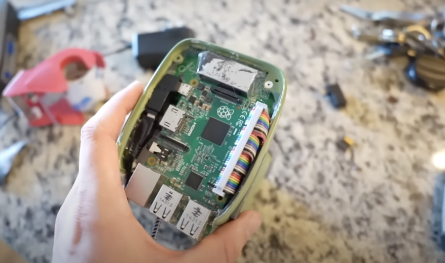 Smallest PC achieves biggest cute factor - Raspberry Pi