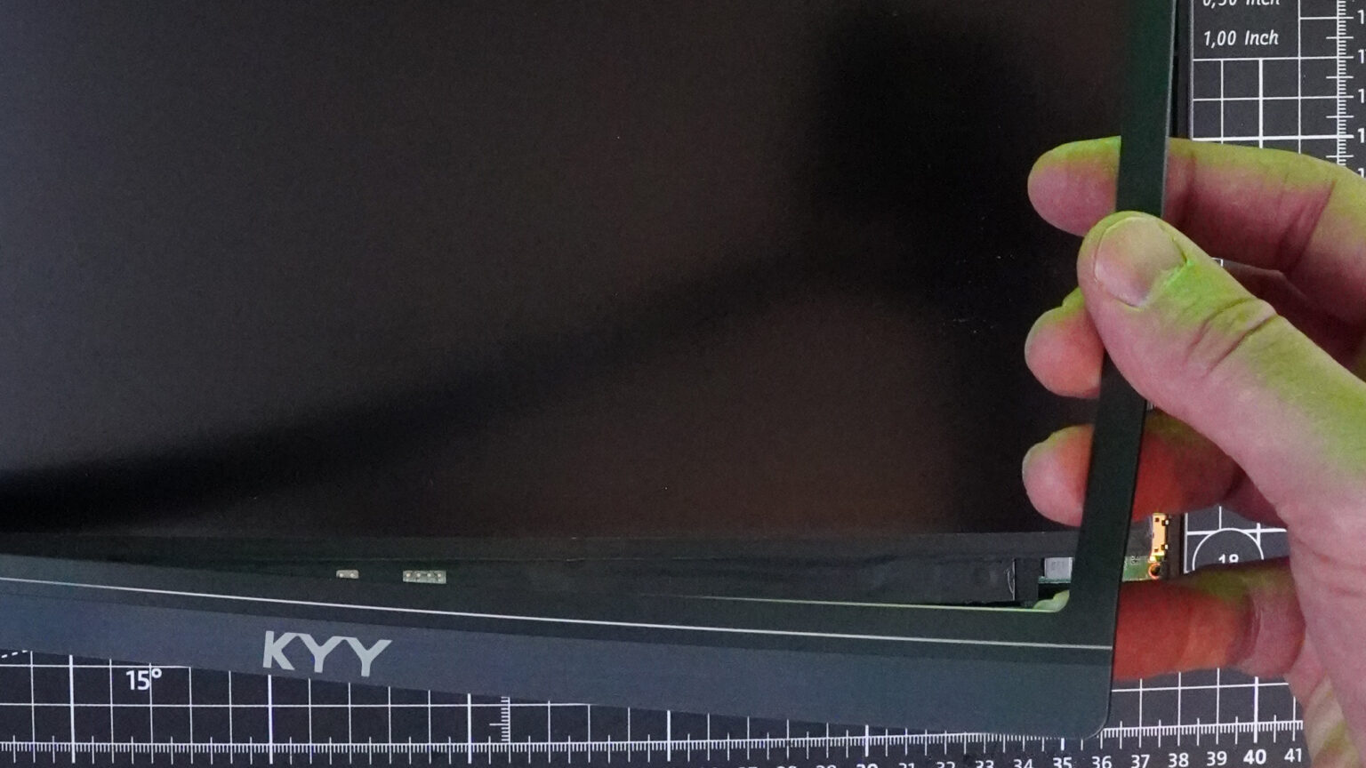 How to build a super-slim smart mirror - Raspberry Pi