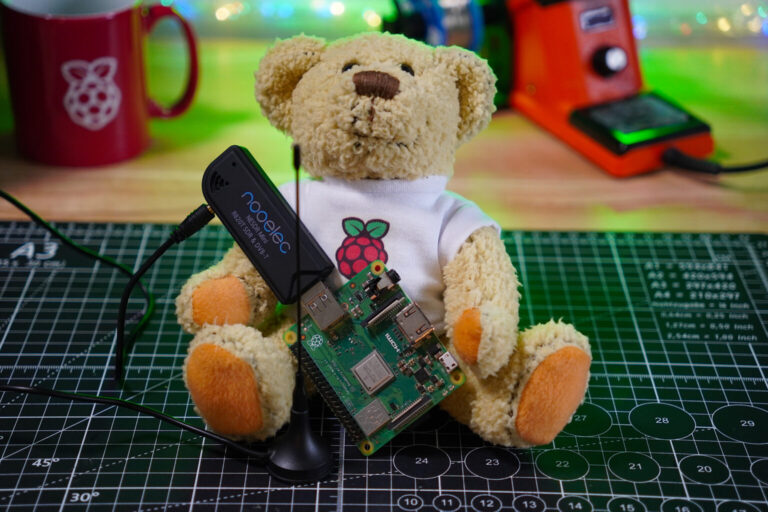 Build your own Raspberry Pi flight tracker with our tutorial - Raspberry Pi