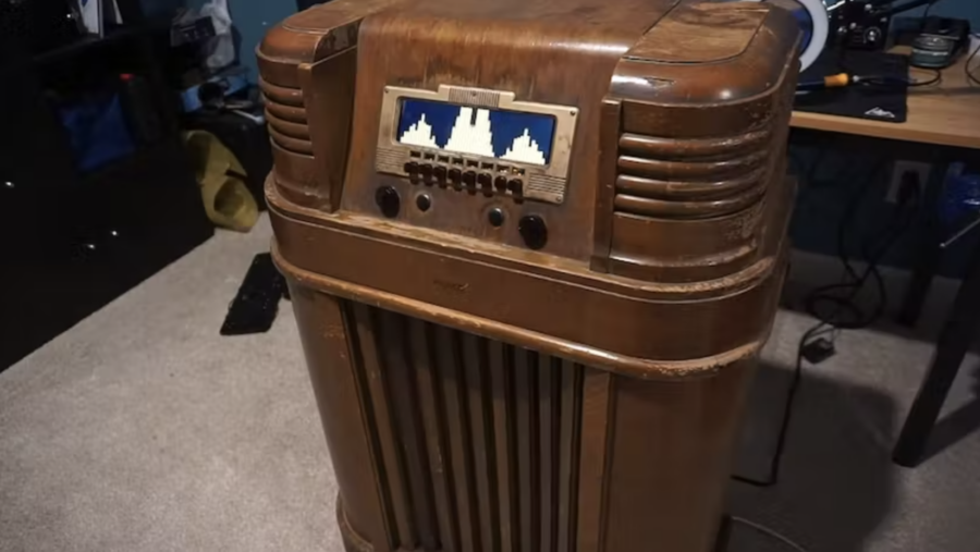 1940s Philco radio sings again with new Raspberry Pi heart - Raspberry Pi