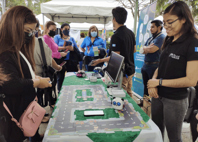 Transforming Guatemala's STEM education with the 1bot initiative ...