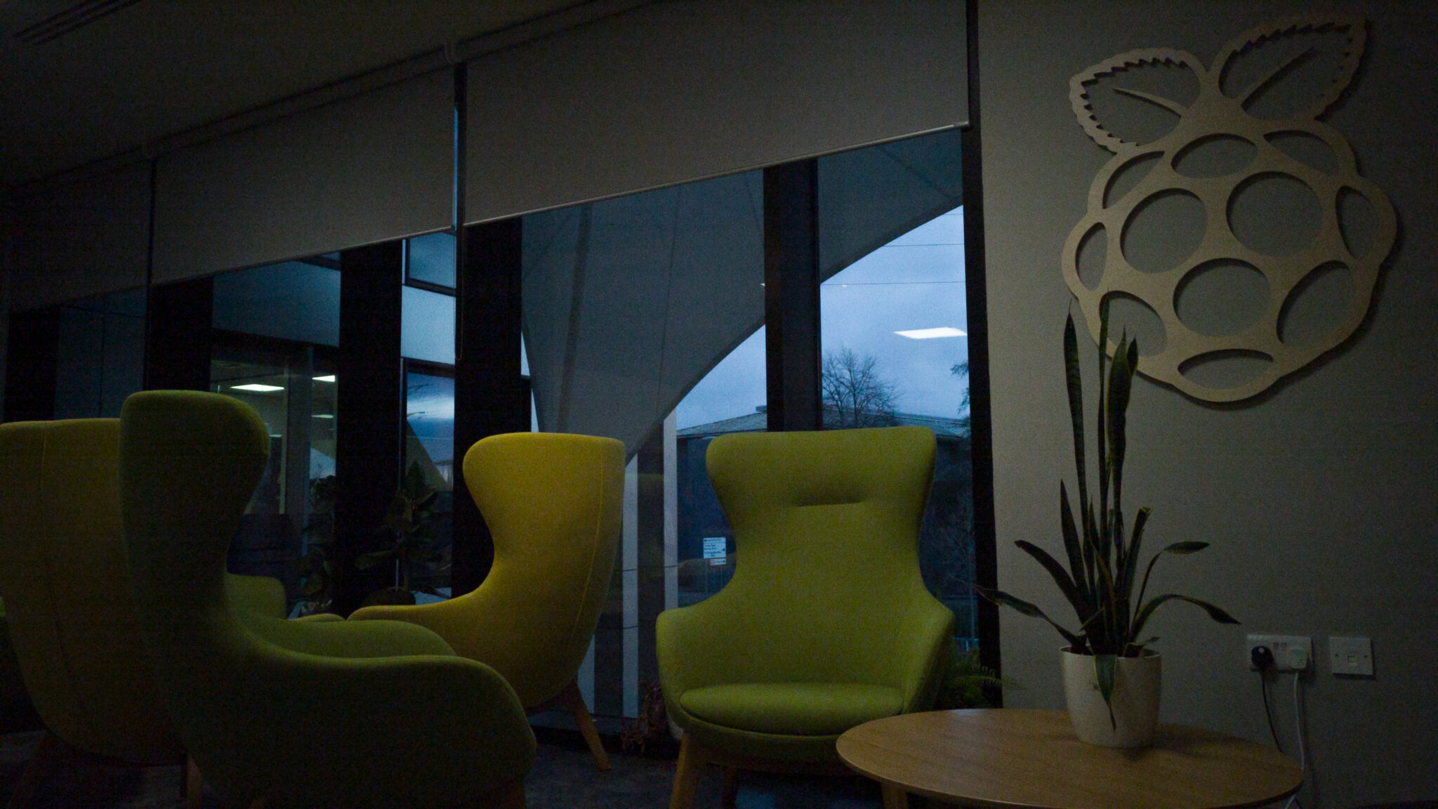 New autofocus camera modules! - Raspberry Pi