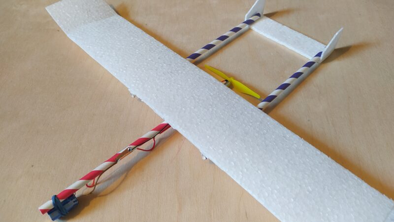Supercapacitor free flight planes | HackSpace #65 - Raspberry Pi
