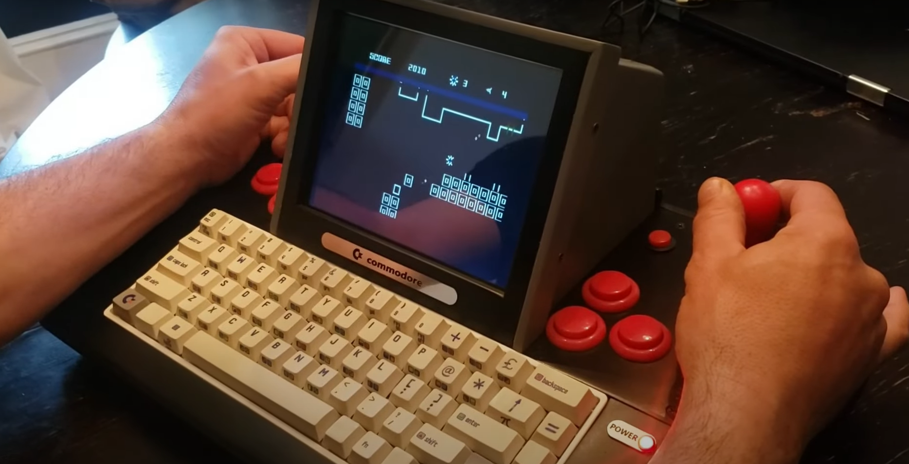 Portable Commodore gaming station - Raspberry Pi