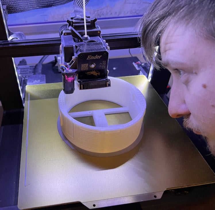 Trekkie defects to build his first droid - Raspberry Pi