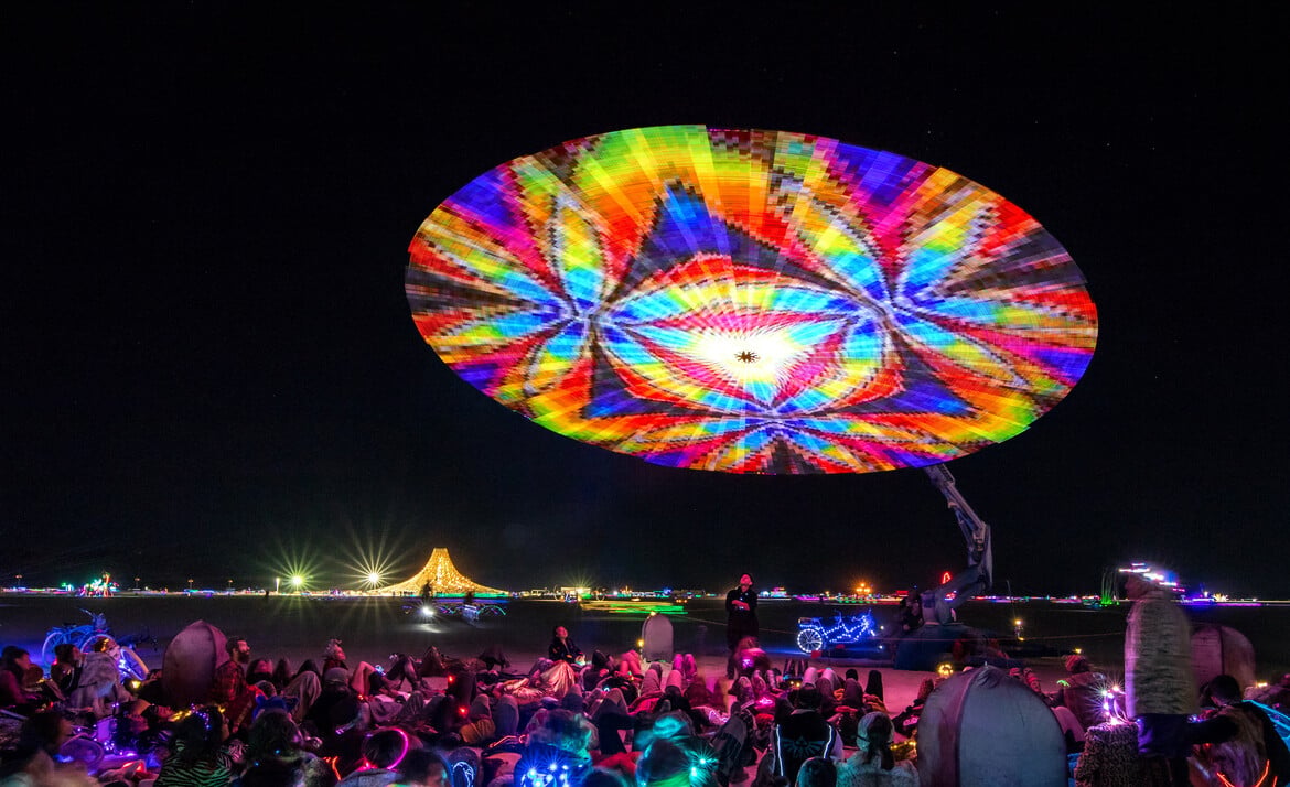Mariposa: a giant Raspberry Pi-controlled LED butterfly - Raspberry Pi