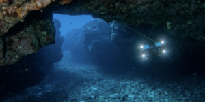 This Raspberry Pi-powered submarine ROV safely explores the depths ...