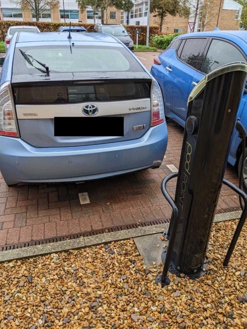 Machine Learning-powered EV charger availability detection with Raspberry Pi Pico W - Raspberry Pi