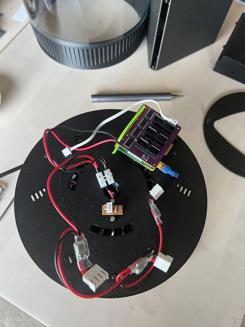 Magical voxel display captures Doom characters in a crystal ball ...