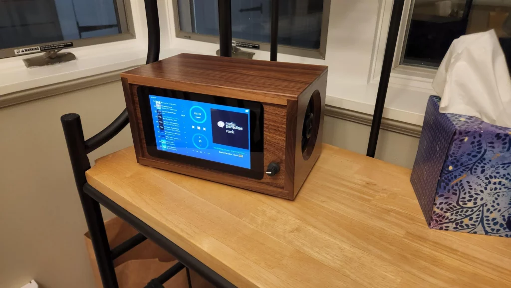 Wooden internet kitchen radio powered by Raspberry Pi 4 and a DigiAMP+ ...