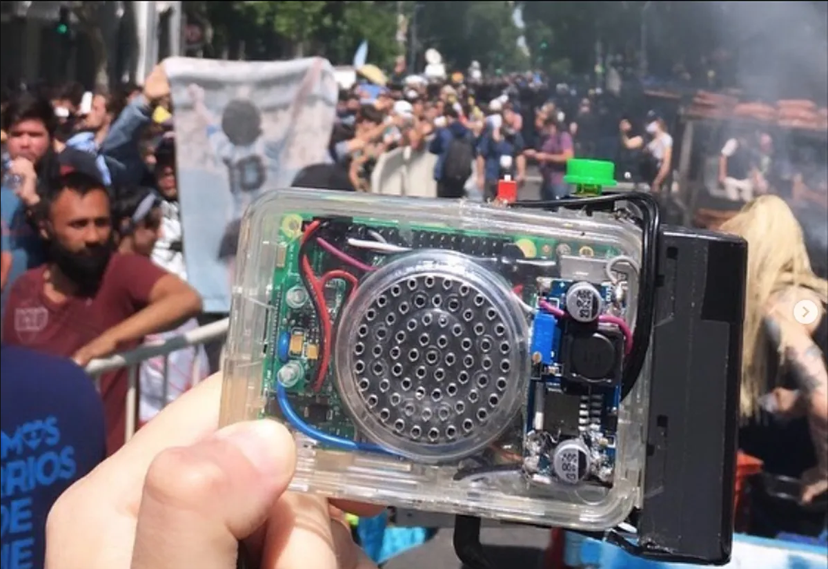 Cámara Poética: the original poetry camera? - Raspberry Pi
