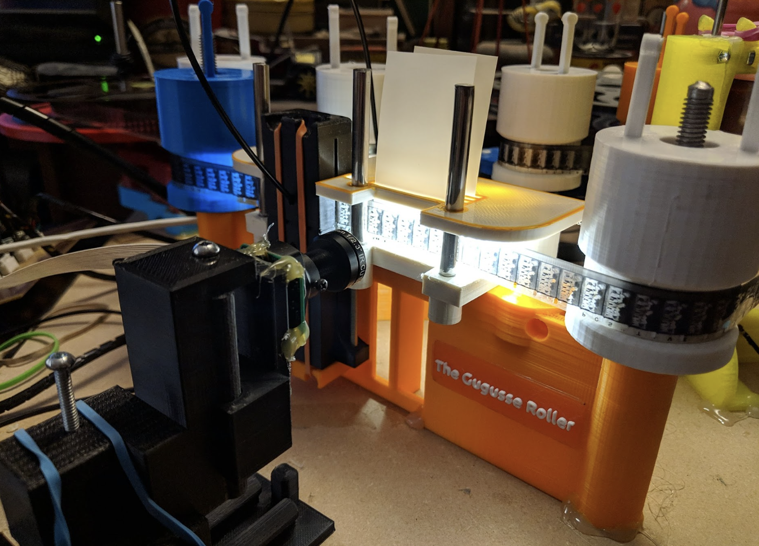 Gugusse Roller transfers analogue film to digital with Raspberry Pi ...