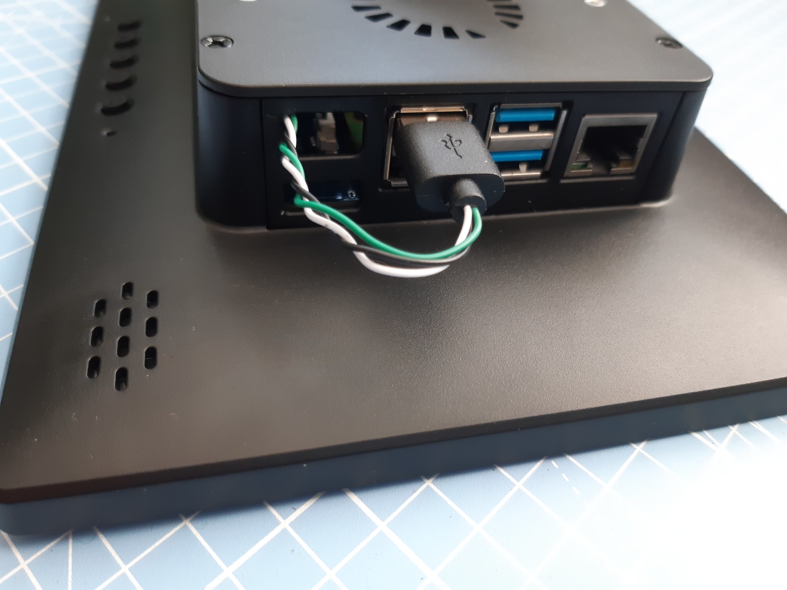 UPi B7 – Raspberry Pi Case With Touchscreen review — Raspberry Pi ...