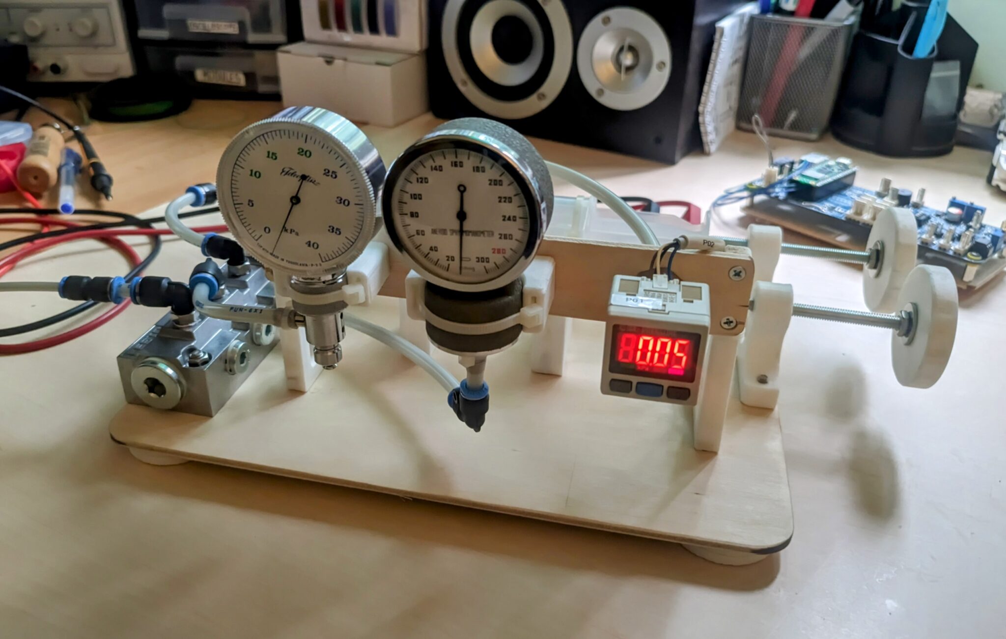 Cardiography Signal Measuring Device Built On Raspberry Pi Pico W