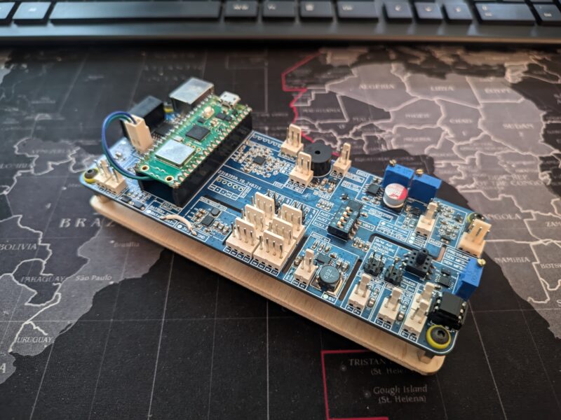 Cardiography signal measuring device built on Raspberry Pi Pico W ...