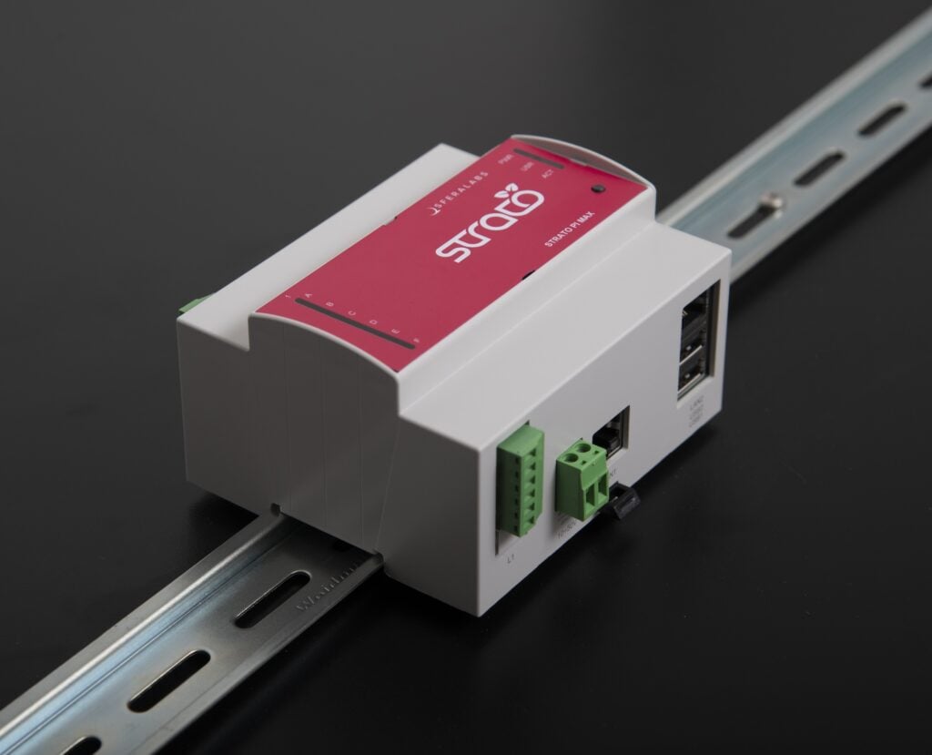 Sfera Labs industrial controllers - Raspberry Pi