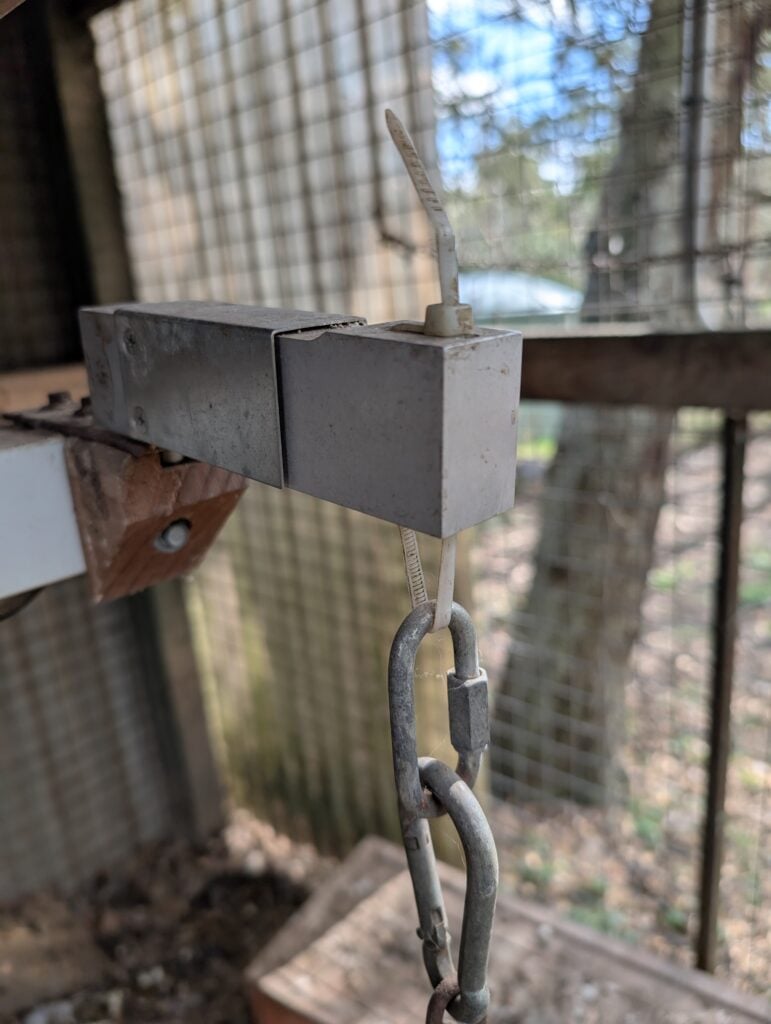 Ydtechnologious: SmartCoop: Controlling chickens with Java